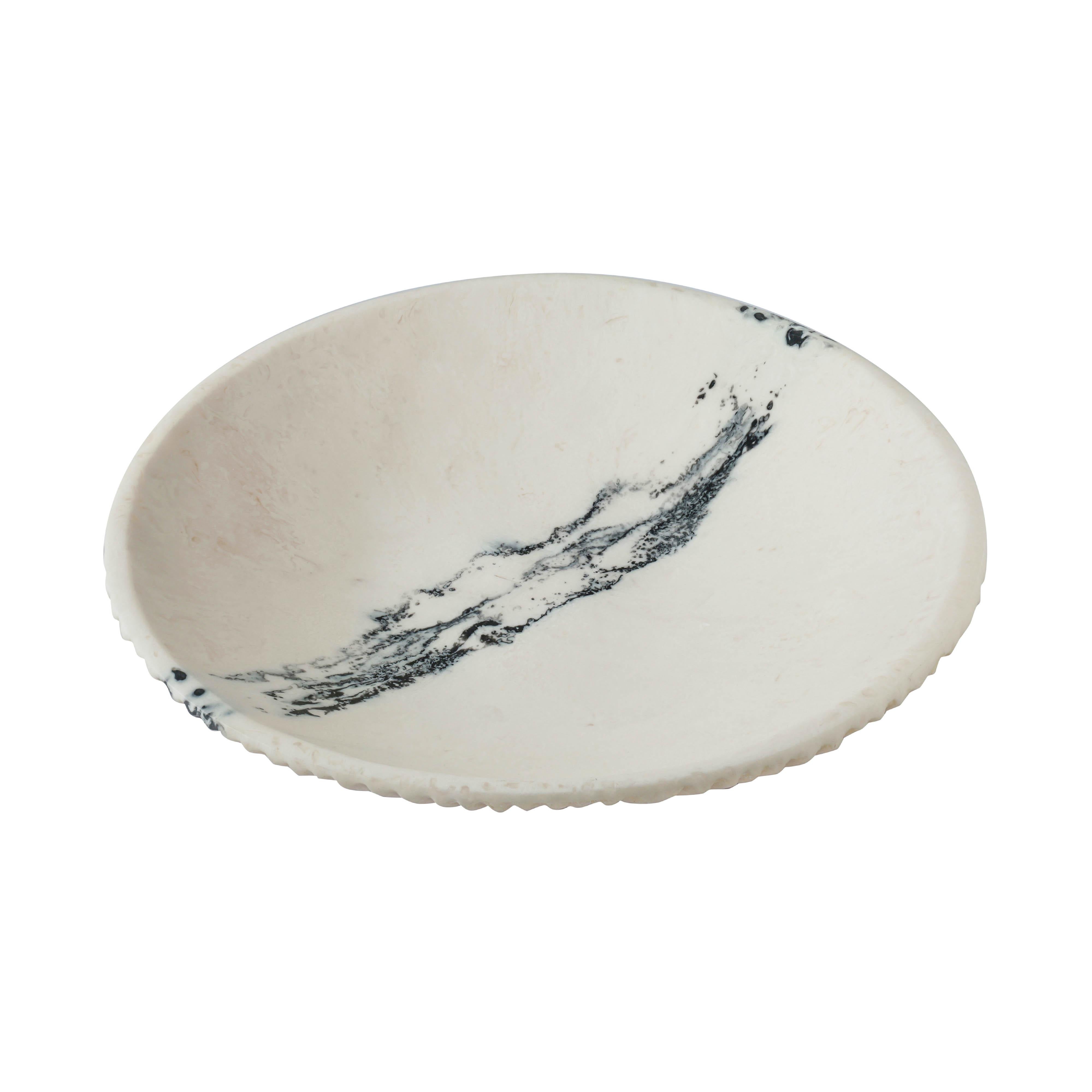 Ikani Black & White Resin Serving Plate – TOV B2B US Dealer Portal